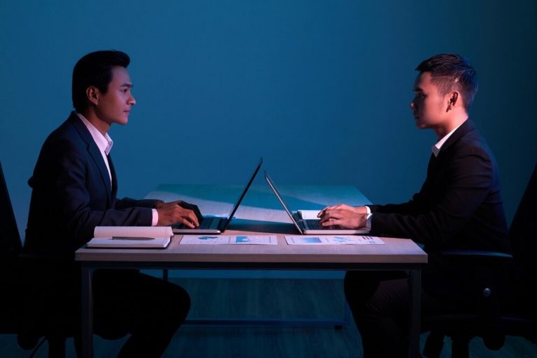 Interview Intelligence vs. Traditional Hiring: Key Differences